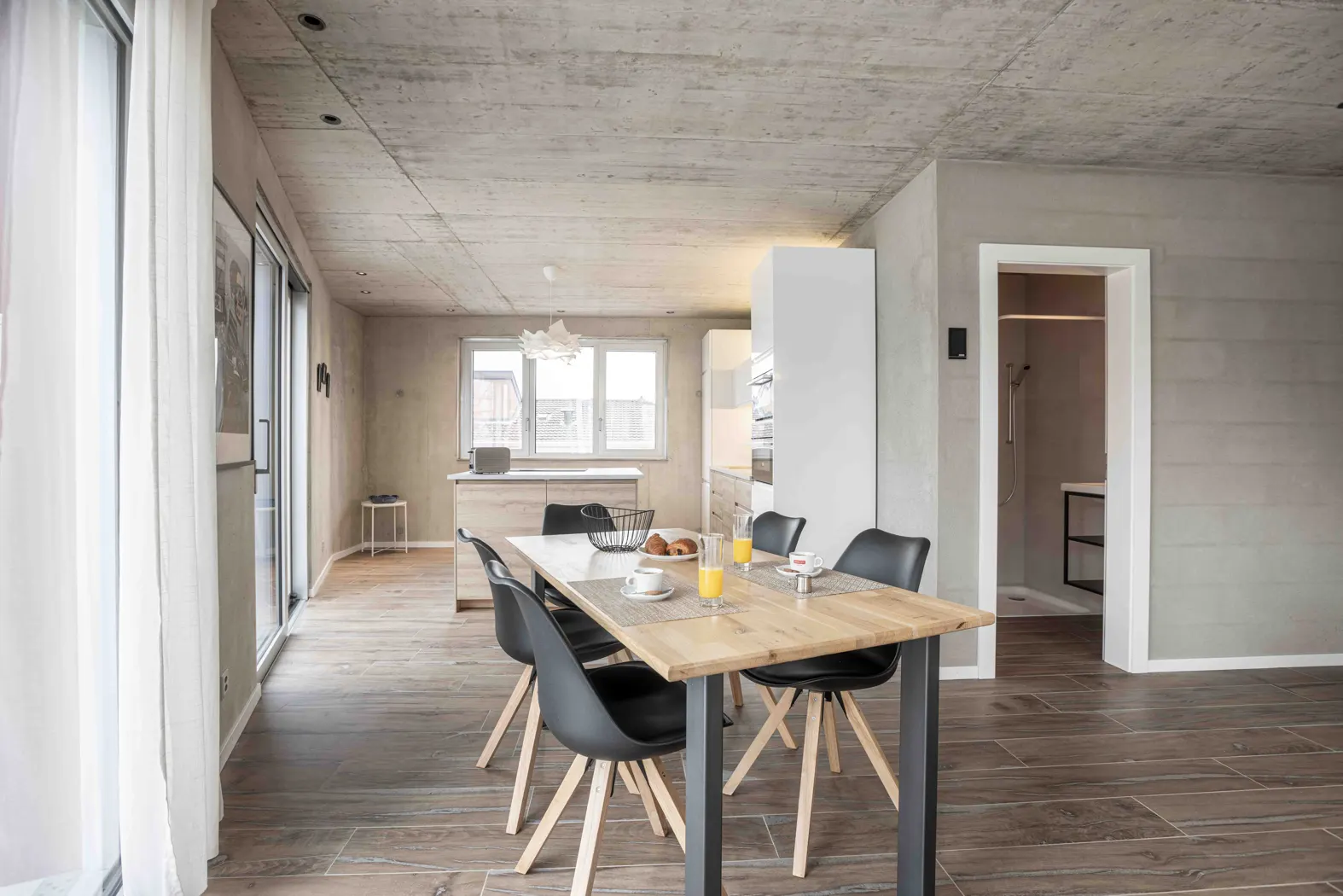 Magnificent rooftop flat with large terrace #735000